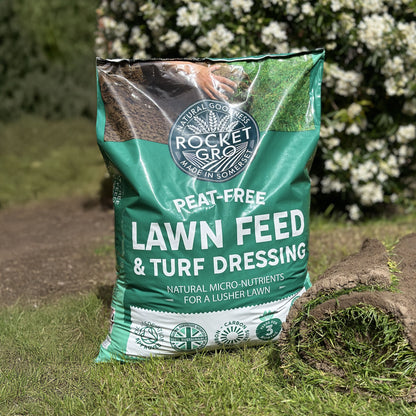 Lawn Feed & Turf Dressing | Gardening Supplies – Gardeners Dream